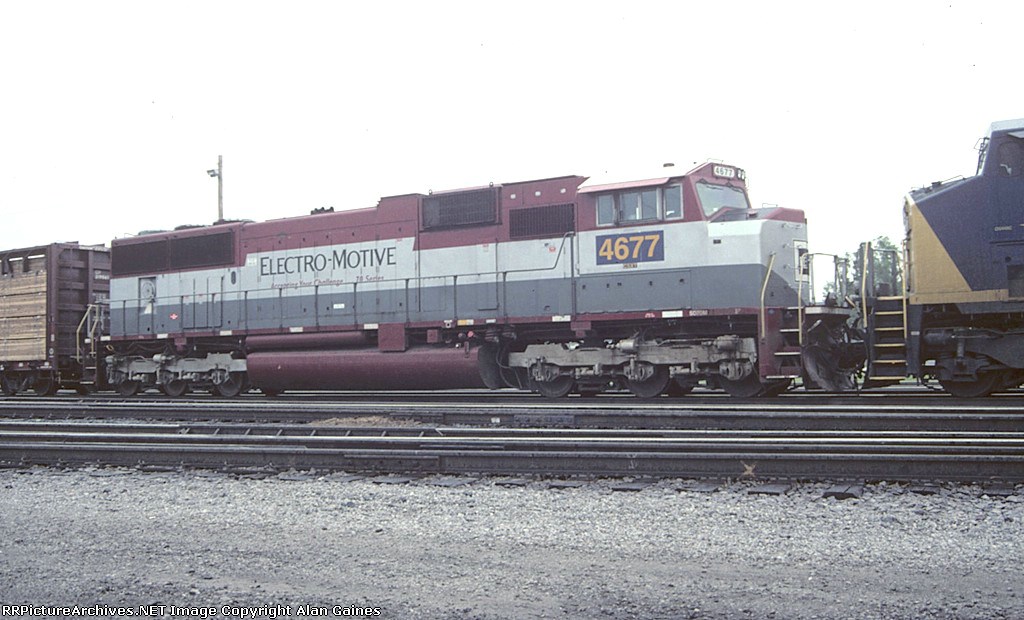 CSX SD-70m 4677